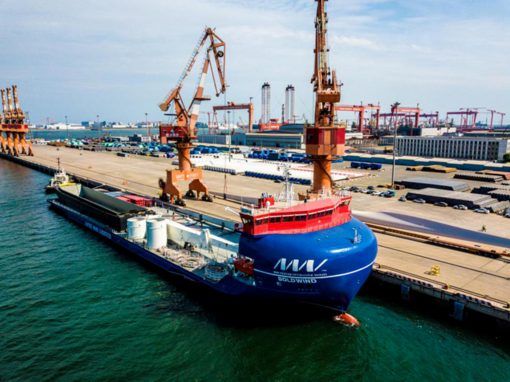 全球首艘万吨级全电力推进甲板运输船“Boldwind”轮在大沽口港区成功实现首航-中华航运网